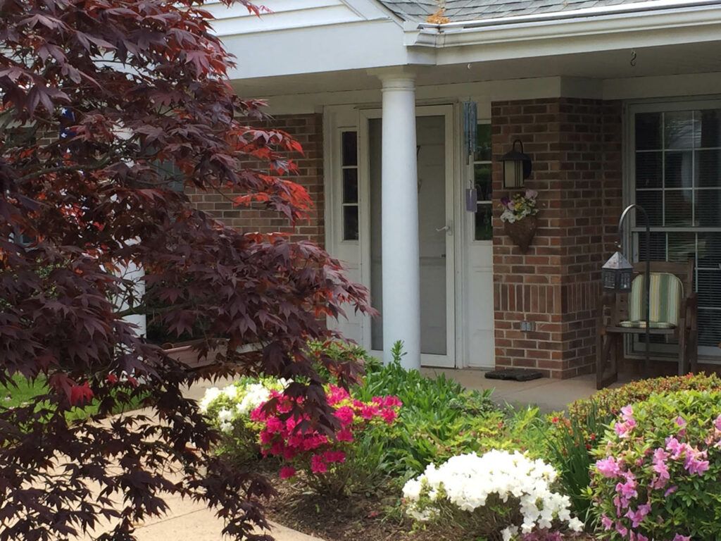 Laurel Circle (UPDATED) - Get Pricing, See 53 Photos & See Floor Plans ...