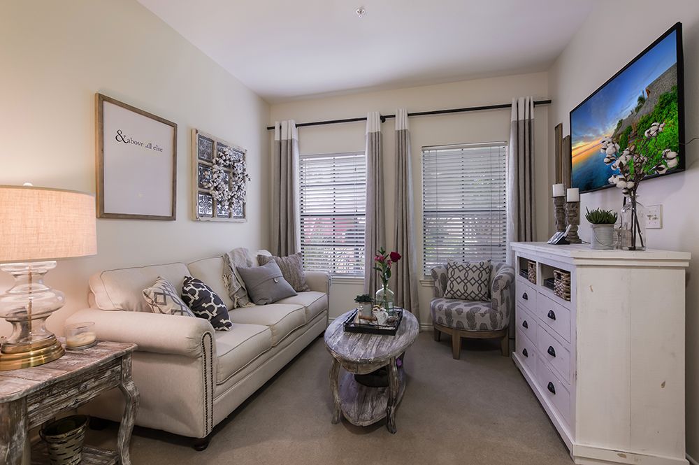 Villa De San Antonio (UPDATED) - Pricing & 31 Photos in San Antonio, TX