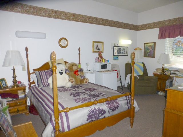 Foremost Senior Campus (UPDATED) - Get Pricing & See 10 Photos in ...