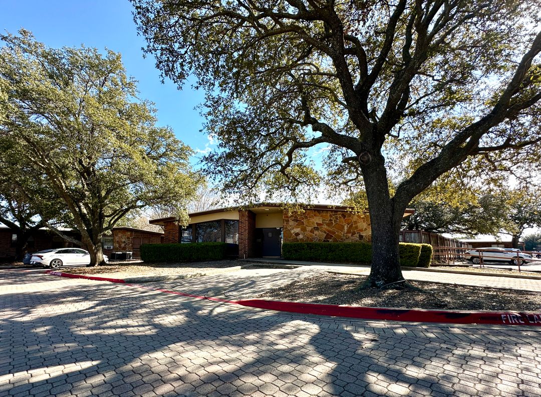 Landmark of Plano (UPDATED) - Get Pricing & See 5 Photos in Plano, TX