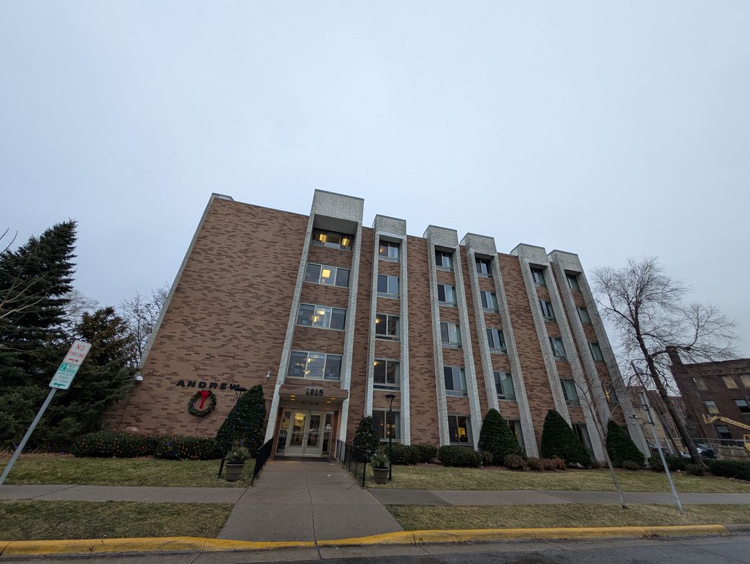 Andrew Residence (UPDATED) - Get Pricing & See 6 Photos in Minneapolis, MN