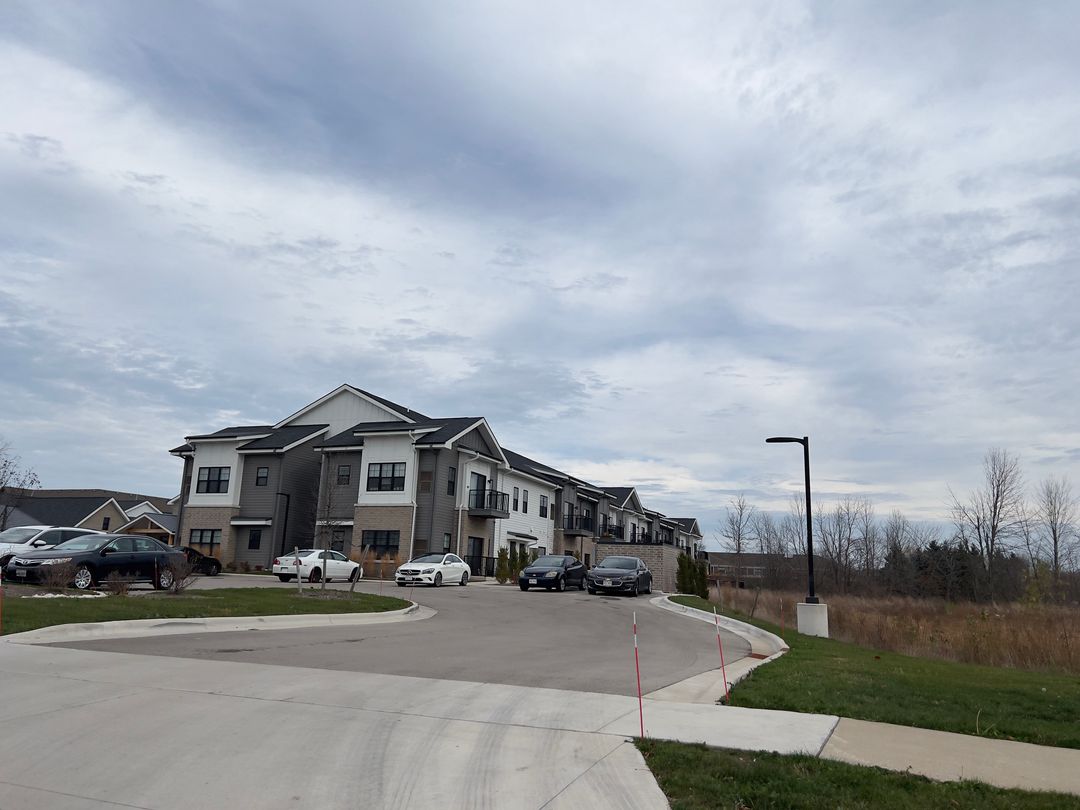Lumia Mequon Assisted Living & Memory Care (UPDATED) - Get Pricing ...