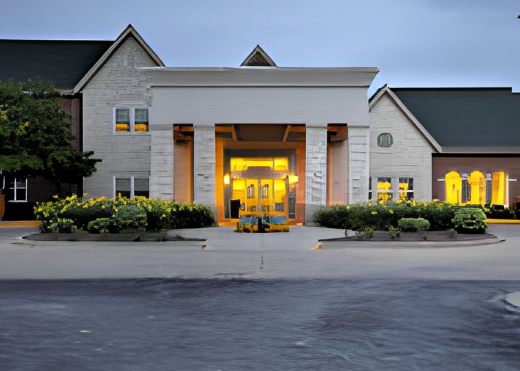 Newcastle Place (UPDATED) - Get Pricing & See 6 Photos in Mequon, WI