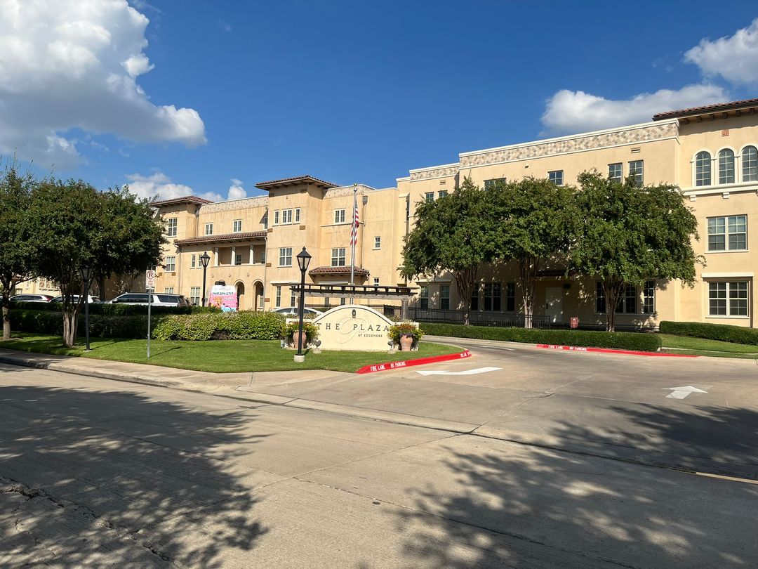 The Plaza at Edgemere (UPDATED) - Get Pricing & See 4 Photos in Dallas, TX