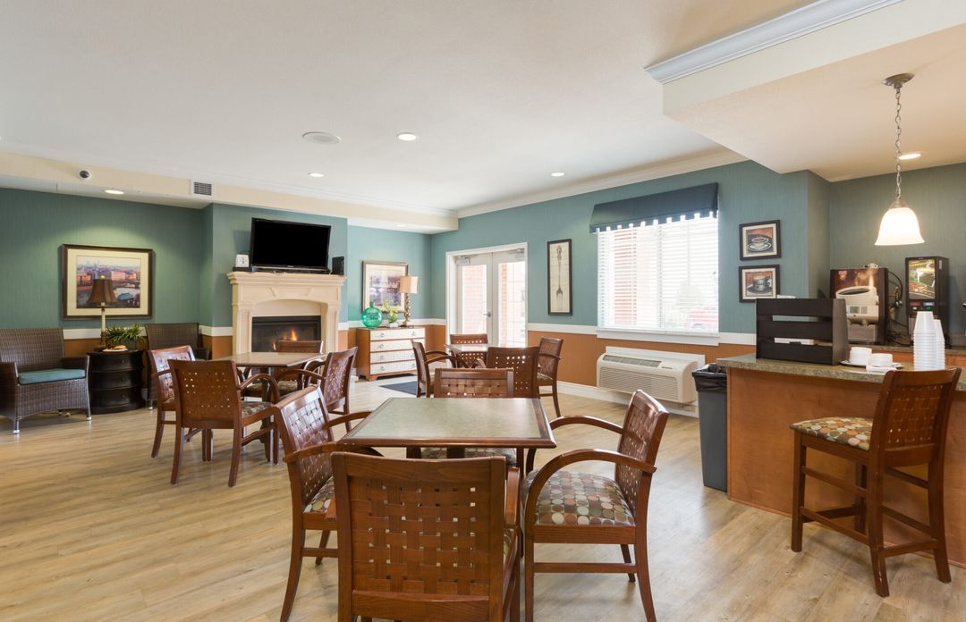 Lincoln Meadows Senior Living (UPDATED) - Get Pricing, See 47 Photos ...