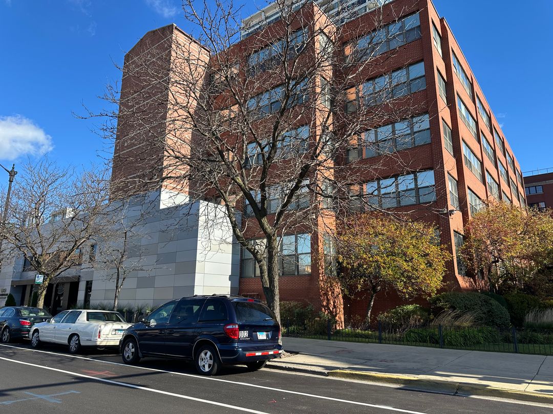 Warren Barr South Loop (UPDATED) - Get Pricing & See 16 Photos in ...