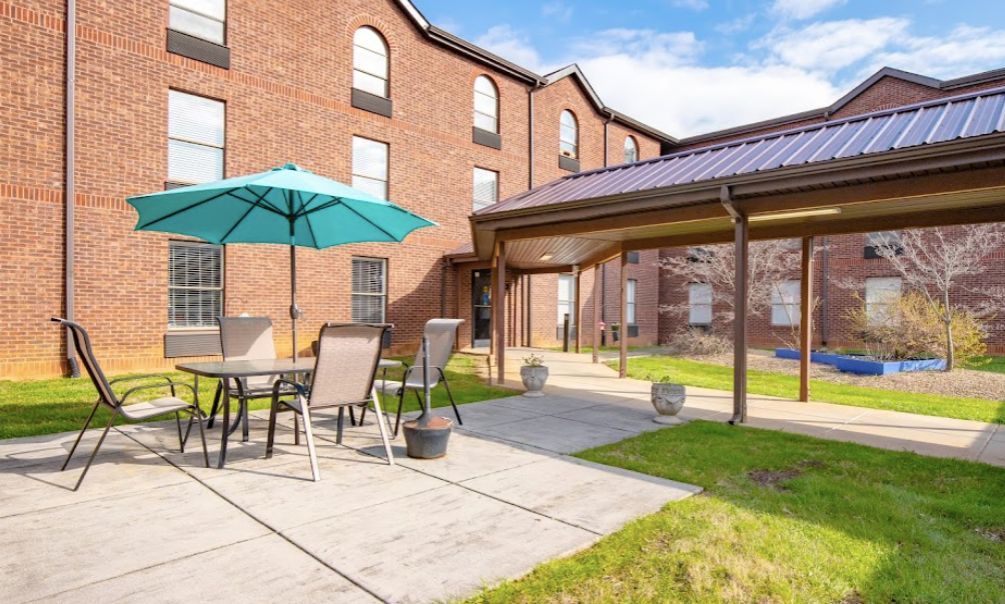 Regency Retirement Village (UPDATED) - Get Pricing in Morristown, TN