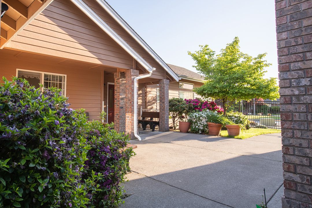 Gateway Living - Get Pricing & See 7 Photos in Springfield, OR