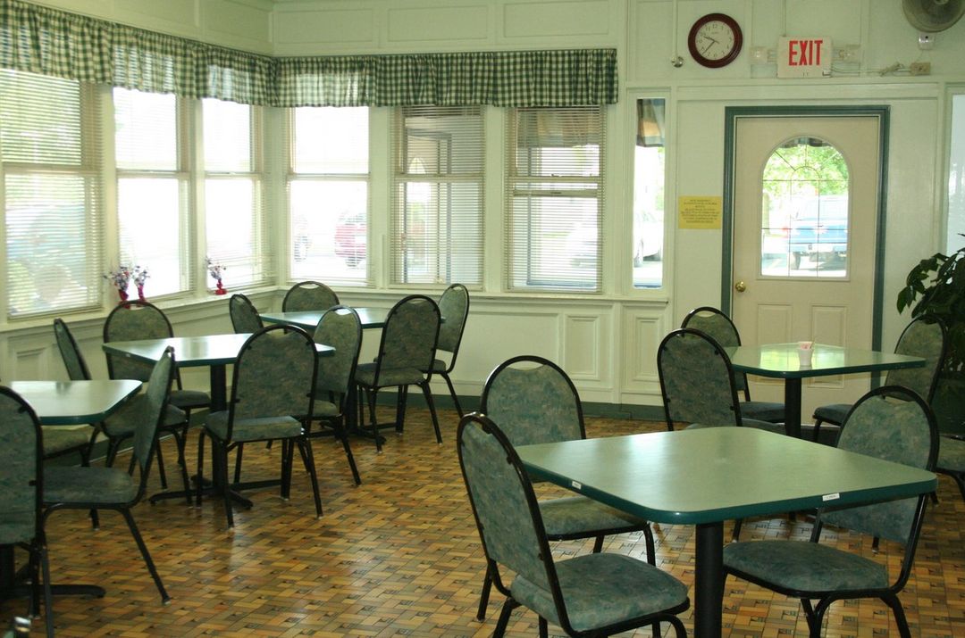 Marian Cliff Manor - Get Pricing & See 5 Photos in Saint Mary, MO