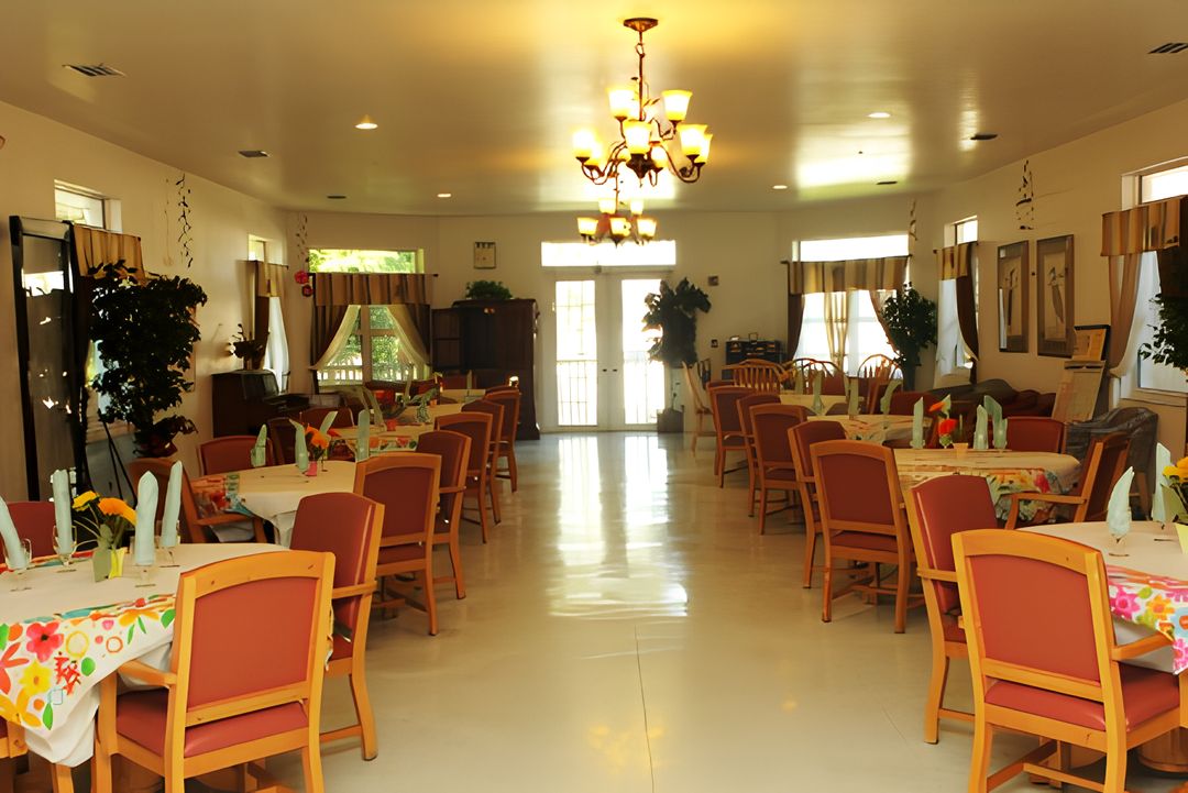 Royal Oaks Manor (UPDATED) - Get Pricing, See 4 Photos & Read Reviews ...