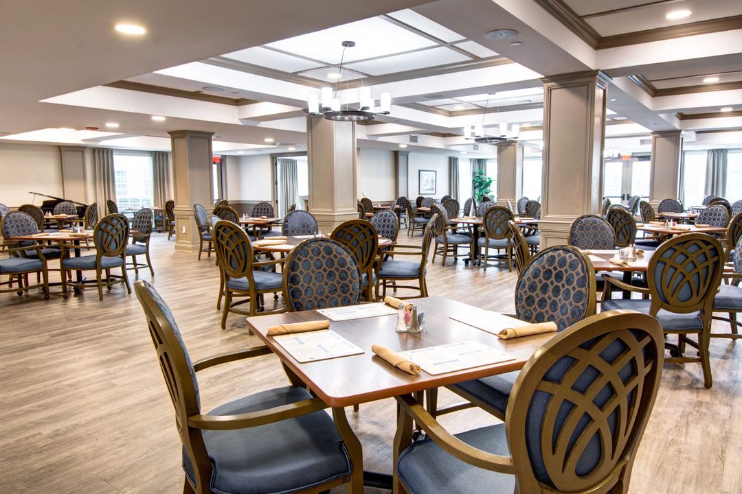 Burr Ridge Senior Living (UPDATED) - Get Pricing, See 41 Photos & See ...