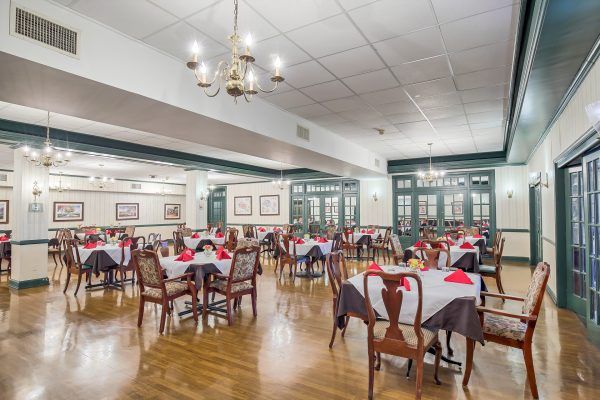 Juniper Village at the Shenango Inn (UPDATED) - Get Pricing & See 6 ...