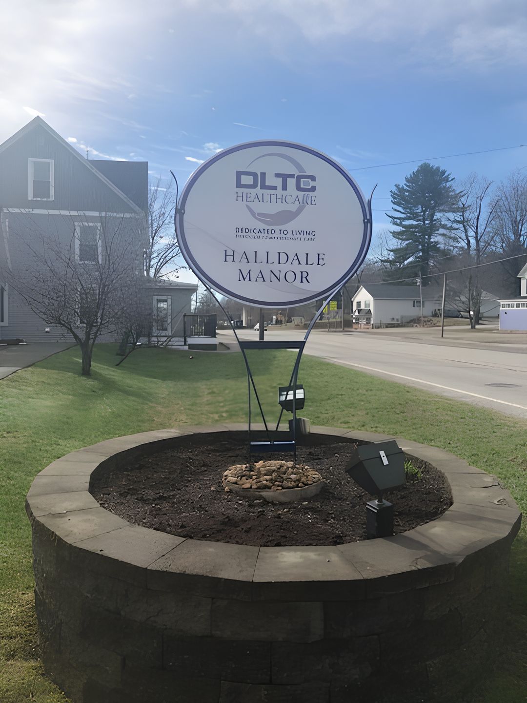 Hall Dale Manor - Get Pricing & See 7 Photos in Farmingdale, ME