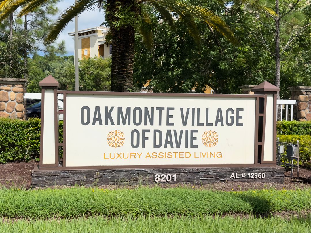Oakmonte Village of Davie (UPDATED) - Get Pricing, See 7 Photos & Read ...