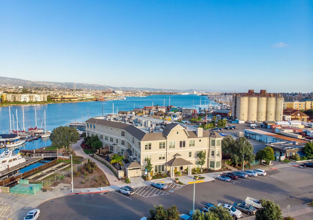 Oakmont Of Mariner Point