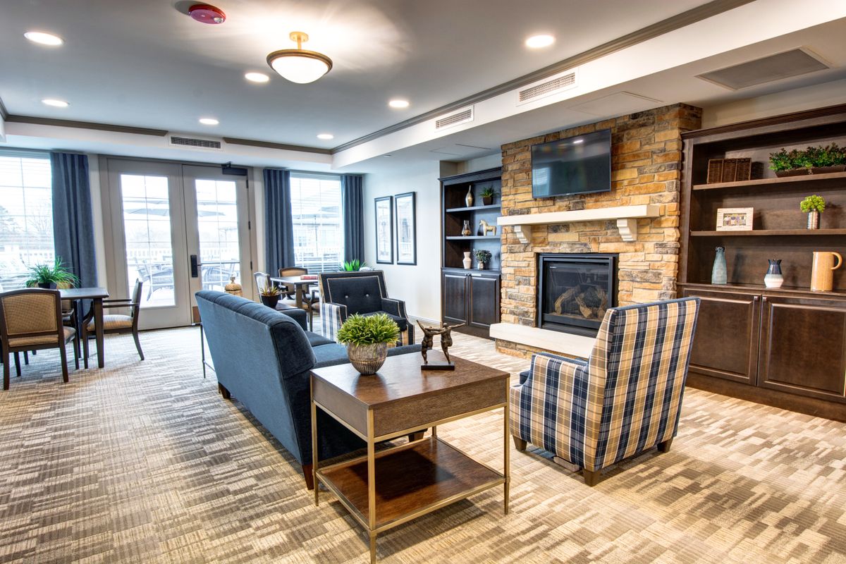 Burr Ridge Senior Living (UPDATED) - Get Pricing, See 41 Photos & See ...