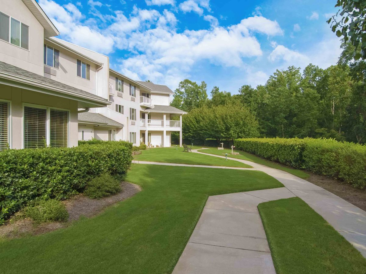 Smoky Springs By Barclay House (UPDATED) - Get Pricing, See 33 Photos, Read Reviews & See Floor ...