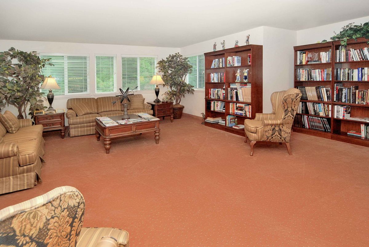 Colonial Harbor Gracious Retirement Living - Pricing & 22 Photos in ...