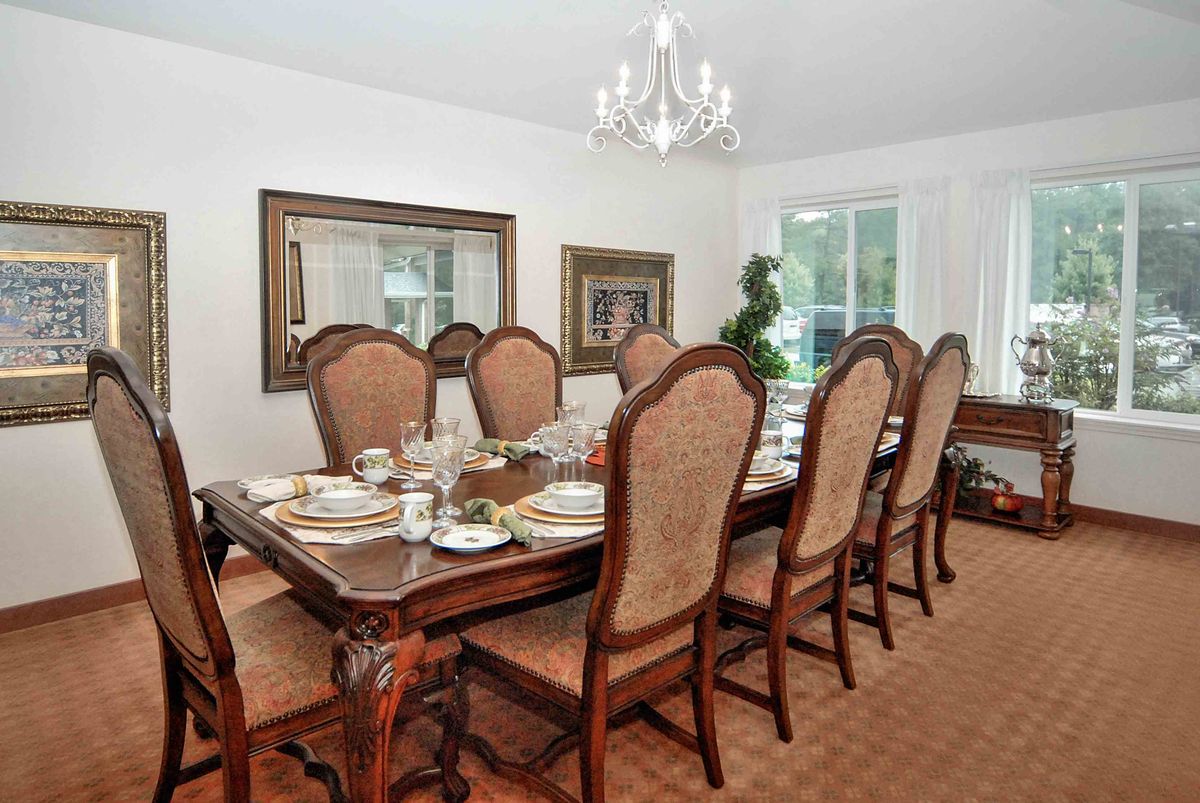 Colonial Harbor Gracious Retirement Living - Pricing & 22 Photos in ...