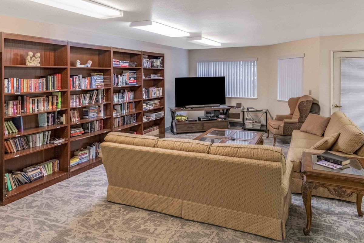 Parkrose Chateau Gracious Retirement Living (UPDATED) - Get Pricing ...
