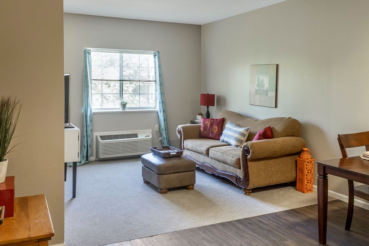 Lamar Court (UPDATED) - Get Pricing & See 7 Photos in Overland Park, KS