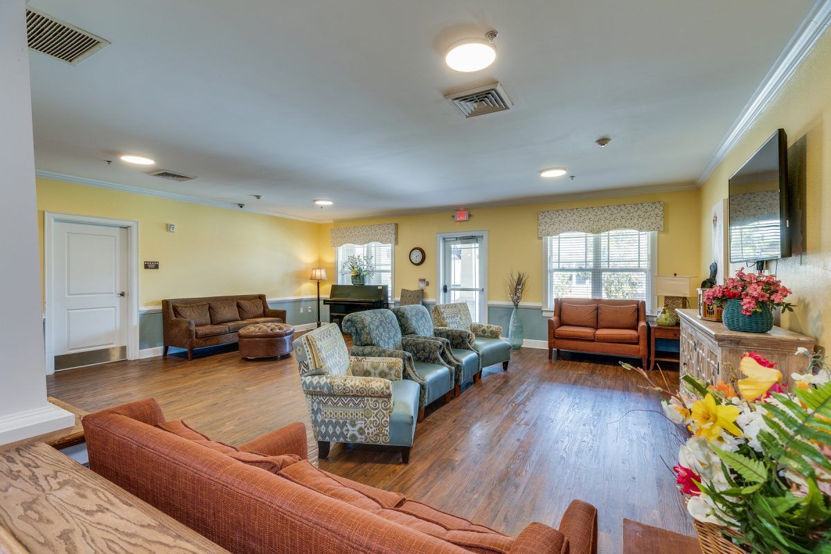 Chatham Ridge Assisted Living (UPDATED) - Get Pricing & See 28 Photos ...