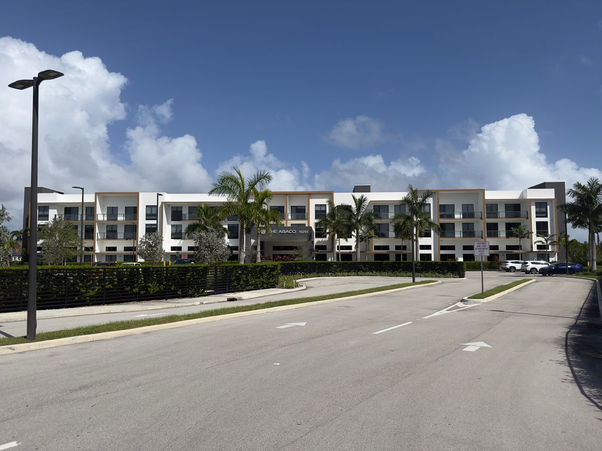 The Oasis at Coral Reef (UPDATED) - Get Pricing, See 22 Photos & Read ...