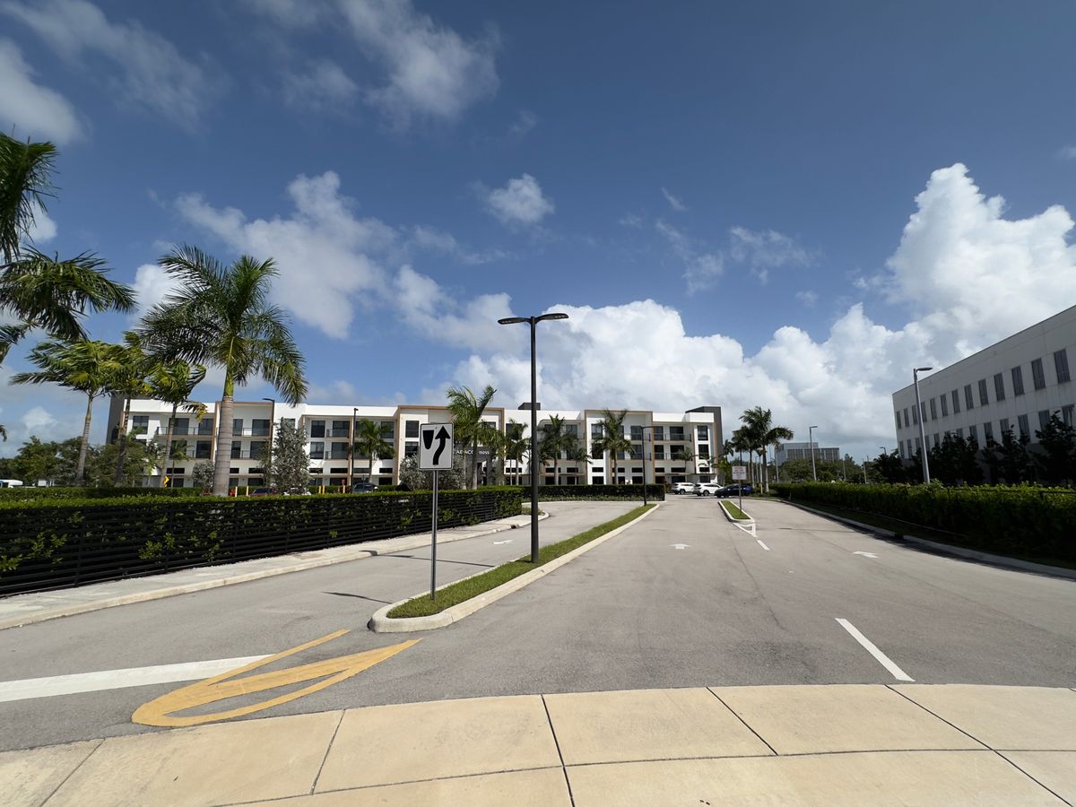 The Oasis at Coral Reef (UPDATED) - Get Pricing, See 22 Photos & Read ...