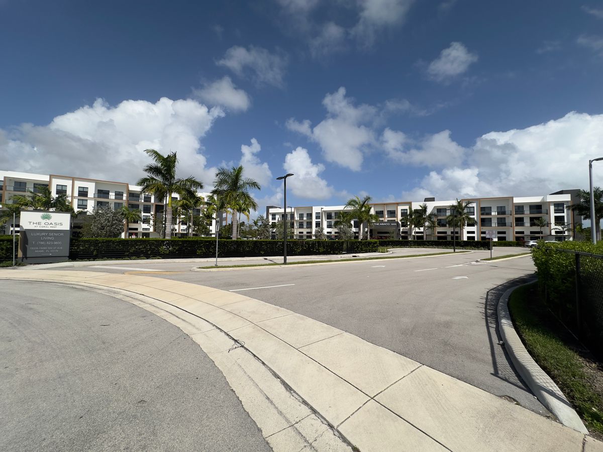 The Oasis at Coral Reef (UPDATED) - Get Pricing, See 22 Photos & Read ...