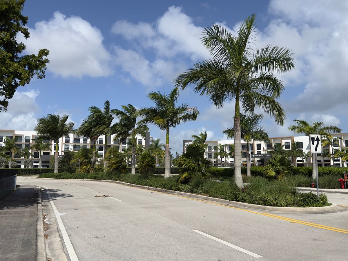 The Oasis at Coral Reef (UPDATED) - Get Pricing, See 22 Photos & Read ...