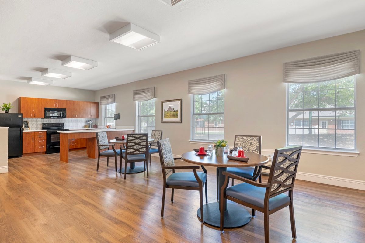 Bedford Estates Senior Living (UPDATED) - Get Pricing & See 16 Photos ...