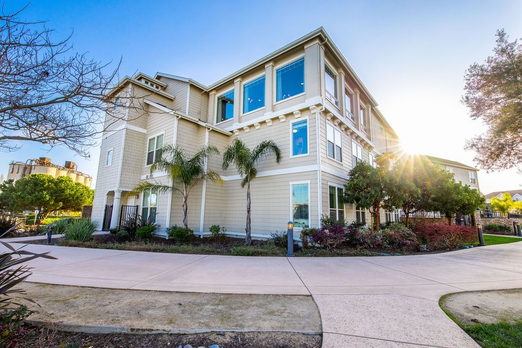 Oakmont Of Mariner Point