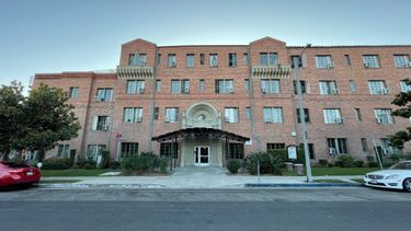 Kingsley Manor (UPDATED) - Get Pricing & See 8 Photos in Los Angeles, CA