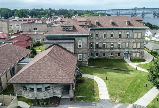 Fairview (UPDATED) - Get Pricing & See 4 Photos in Groton, CT