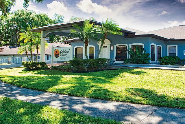 The 17 Best Assisted Living Facilities in Lakeland, FL | Seniorly