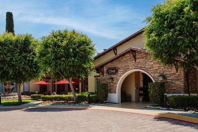 Woodbridge Terrace of Irvine - Get Pricing, Photos & Amenities in ...
