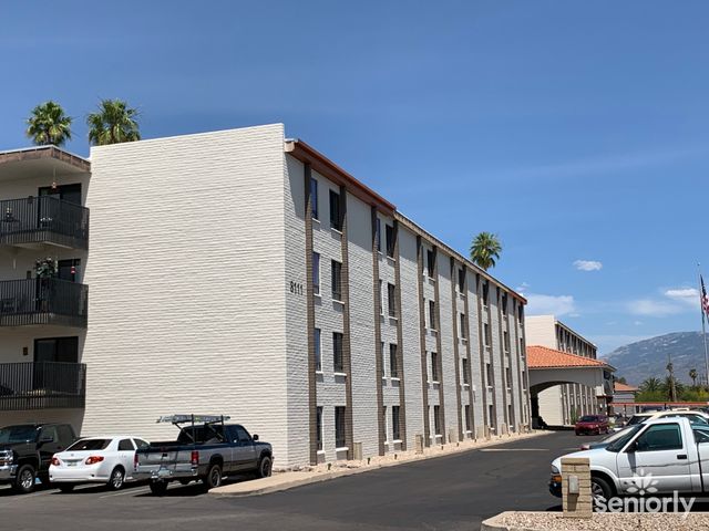 Fellowship Square - Pricing, 18 Photos , Reviews & Amenities in Tucson ...