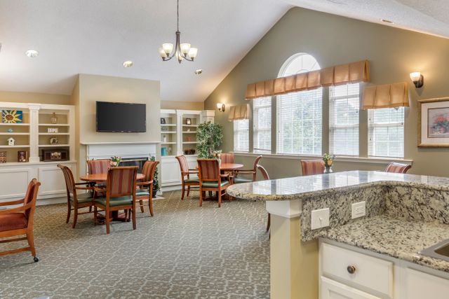 The 20 Best Assisted Living Facilities in Chapel Hill, NC | Seniorly