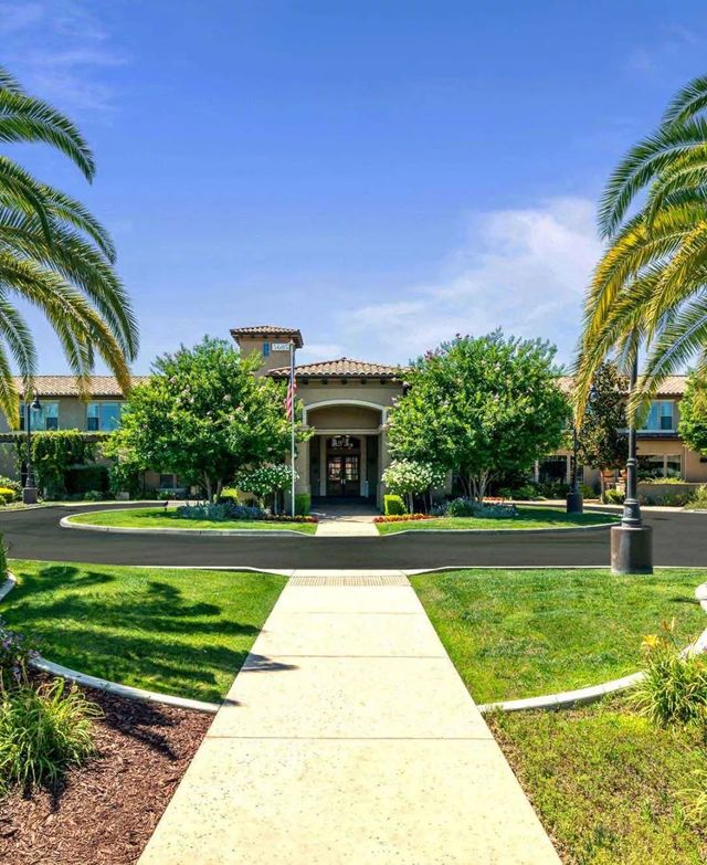 Oakmont Of Fresno - Pricing, Photos and Floor Plans in Fresno, CA