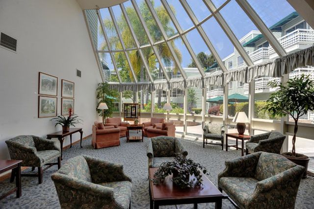 Palo Alto Commons - Pricing, Photos & Amenities in Palo Alto, CA - Seniorly