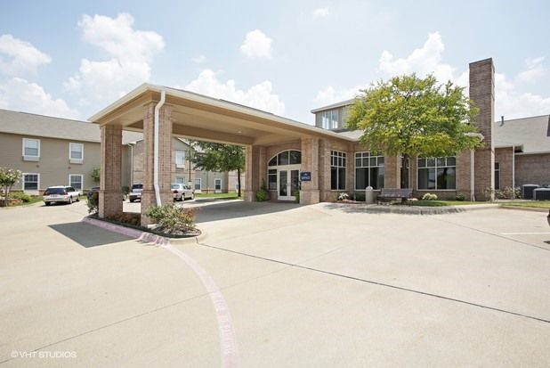 Morada Pantego - Pricing, Photos & Amenities in Pantego, TX