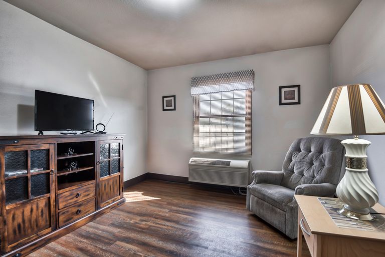 Oak Pointe Assisted Living (UPDATED) - Get Pricing, See 28 Photos ...