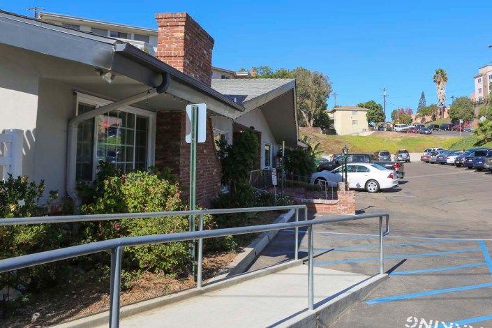 Mission Hills Post Acute Care (UPDATED) - Get Pricing & See 19 Photos ...