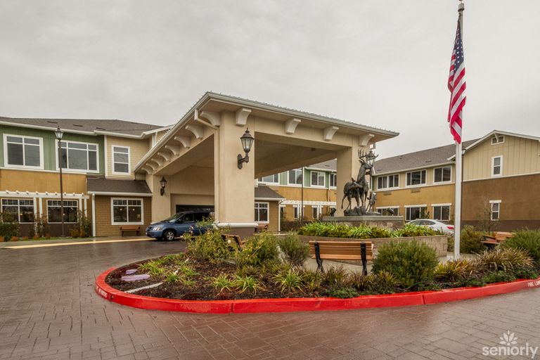 Carlton Senior Living Elk Grove