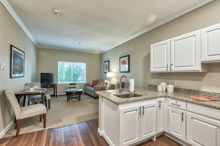 Lakewood Reserve Senior Living (UPDATED) - Get Pricing & See 28 Photos ...