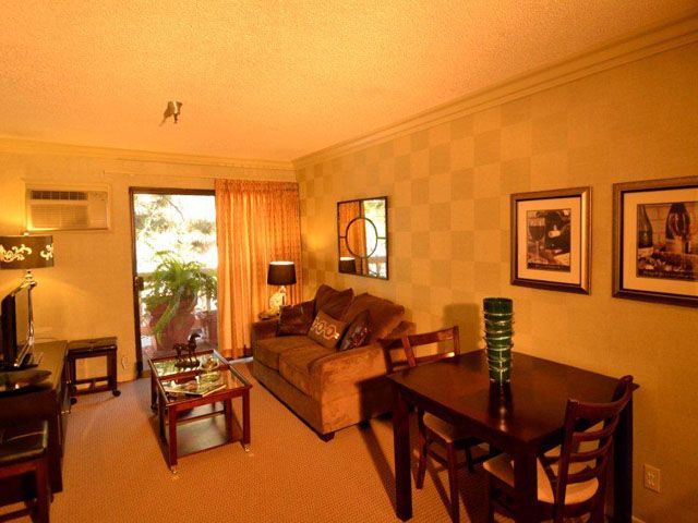 Huntington Retirement Hotel (UPDATED) - Get Pricing & See 11 Photos in ...