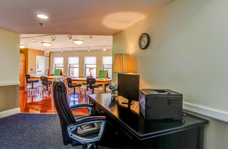 Heisinger Bluffs Senior Living Community (UPDATED) - Get Pricing & See ...