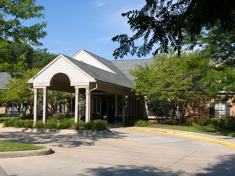 Oakmont Livonia - Pricing, Photos and Floor Plans in Livonia, MI | Seniorly