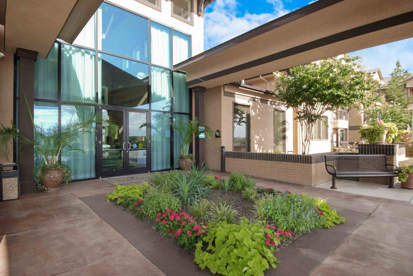 - Pricing, Photos & Amenities in Allen, TX - Seniorly