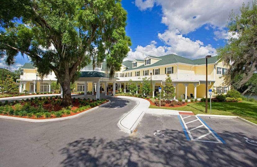 The 16 Best Assisted Living Facilities in Lakeland, FL | Seniorly